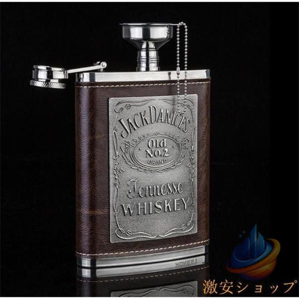 サイズ: 約9.6*2.3*13.9CM 重量213g   安全で材質:ヒップフラスコはステンレス製、超軽量、高硬度、絶対に錆びない、コンパクト、酸とアルカリからの耐腐食性。食品級ステンレス鋼は金属の臭いや味を残さず、お酒本来の風味を保つこ...