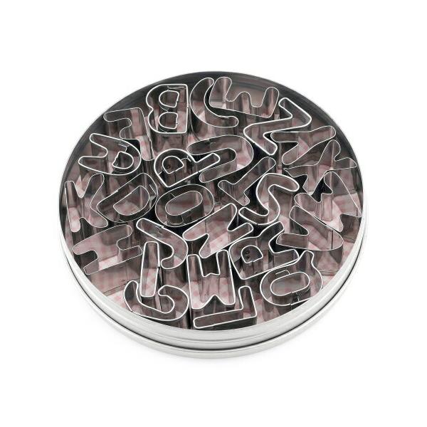 お誕生日やクリスマス、バレンタインデーに大活躍！可愛く抜いて、楽しくクッキング！収納缶もついて、おかたずけも楽々●A、B、C・・・と、アルファベットの26個セット。思いや気持ちを、美味しく伝えれます。クッキーなどのお菓子作りに。また、お誕生...