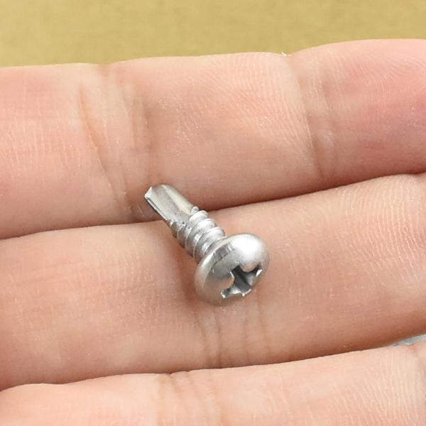 ドリルねじ　SPP4213SUS410使用板厚1.5-3.2mm頭径8.0mm頭高さ3.0mmメーカー名：ミヤガワ金属品番：SPP4213品名：ステンレス ドリルねじ ナベ頭 4×13【カート数量１】で【1000本】のご購買となります【返品...