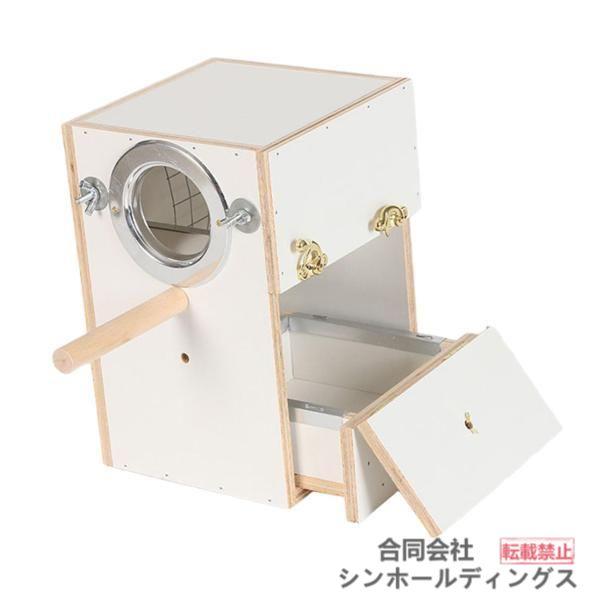 説明:[鳥類の繁殖巣]:インコの巣箱は.産卵と雛の育成に快適で安全な環境を提供することで.自然な営巣と繁殖行動を促進します.内部のバッフルが卵の転がりや損傷を防ぎます. [便利な掃除]: オウムの交尾ハウスは右側の開口部と引き出し式のデザイ...