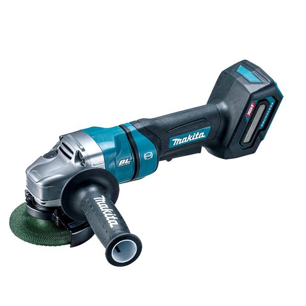 ハイスピードで高能率作業。従来機と比べ切断能率が約３０％アップ。安心を支える保護機能でキックバック反動低減。