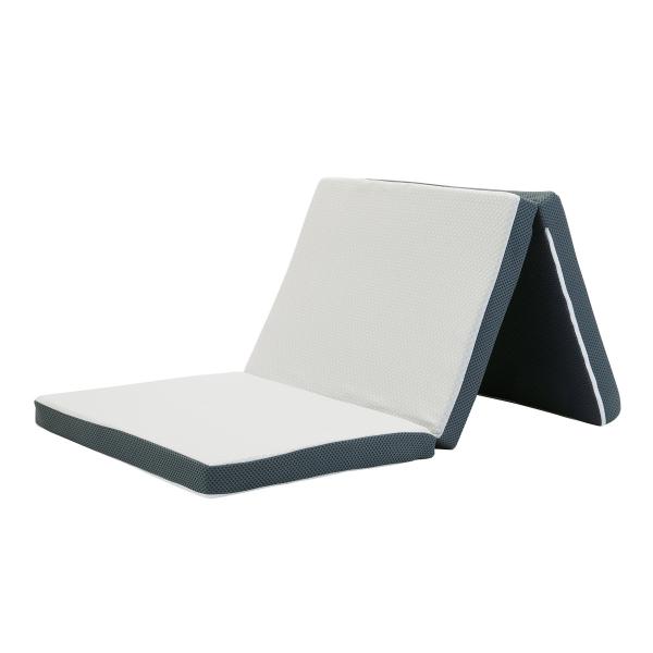 １枚で敷布団として使えるトゥルースリーパーマットレス。三つ折りタイプで収納もコンパクト。