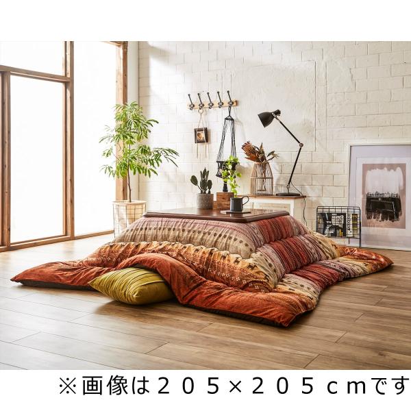 表地は短毛マイクロのさらさらな肌触りが気持ちよく、ふっくらボリューム感のあるこたつ布団です