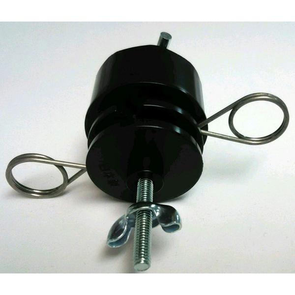 電気柵の出入り口用ゲートハンドルが簡単にセットできる電気柵支柱用ゲートフック碍子です。