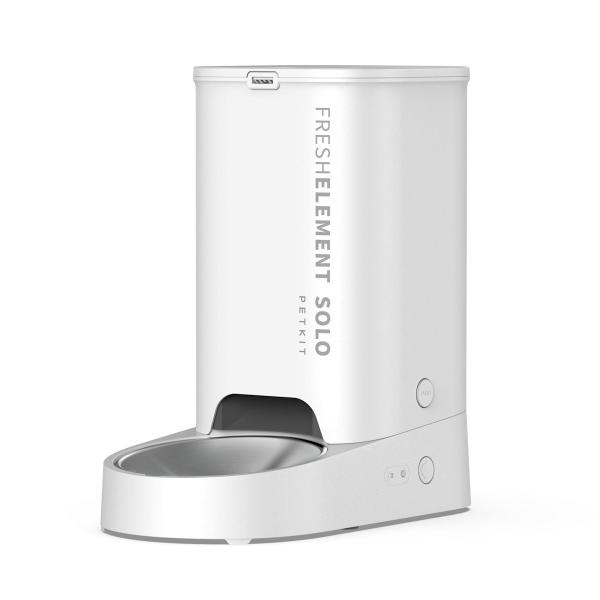 スマホで定時定量に餌やりができ、ペットの食事を心配する必要がなく、飼い主が安心できる自動給餌器です。