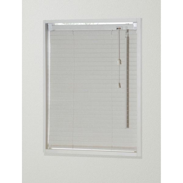 ぴったり閉じて遮光・断熱できる「Ｌ字のブラインド」<br>高い遮光性により、断熱保温効果が期待でき、省エネに繋がる！<br>実用新案登録済