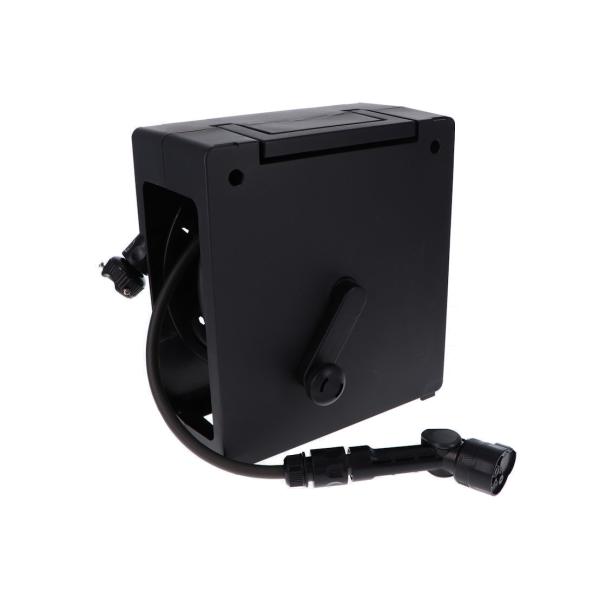 コンパクトなのにしっかりとした水量のホースリール。すっきり収納、ホース長持ち。