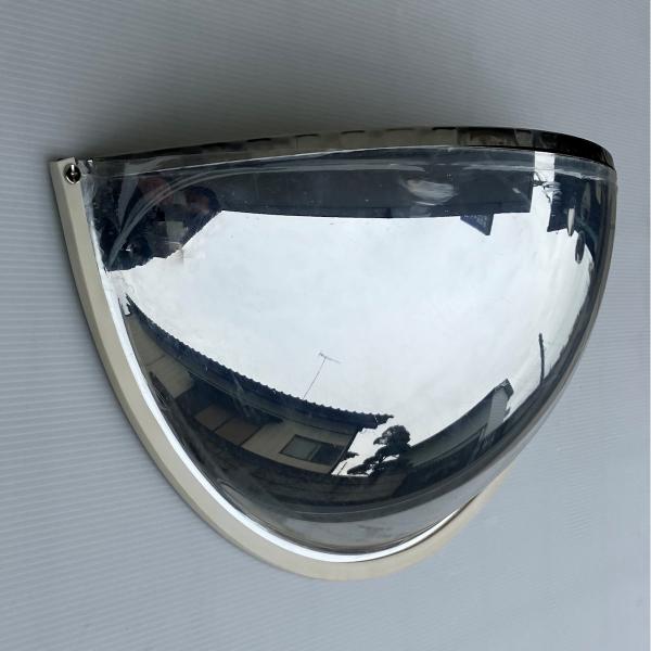 超広角ミラーで、店舗・病院・施設など広い敷地に対応します。