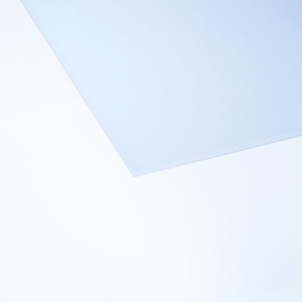 透明度抜群！ガラスの半分の重さ、強さは十数倍。釘打ち可能。