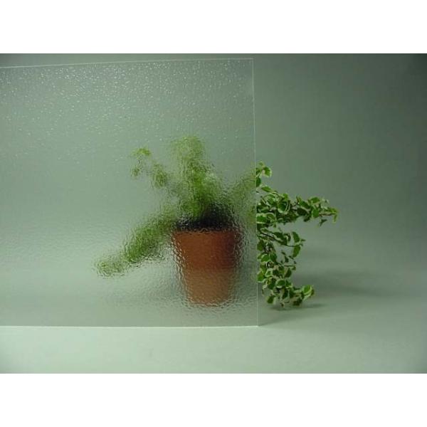 光を演出する型板アクリ