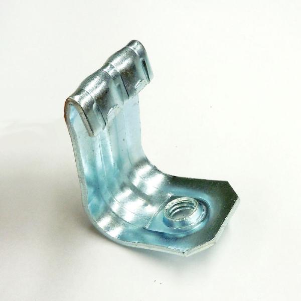 リップ溝けい鋼にボルトを吊るす際に使用する金物です。