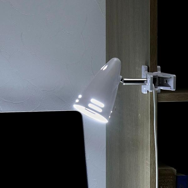 ＬＥＤ一体型の照明器具パソコンからでも点灯可能なＵＳＢクリップライト