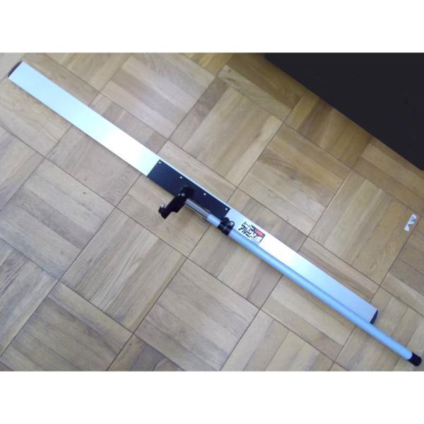 アルミなので軽くて丈夫です。