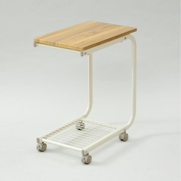 ベッドやソファサイドに便利なサイドテーブル。