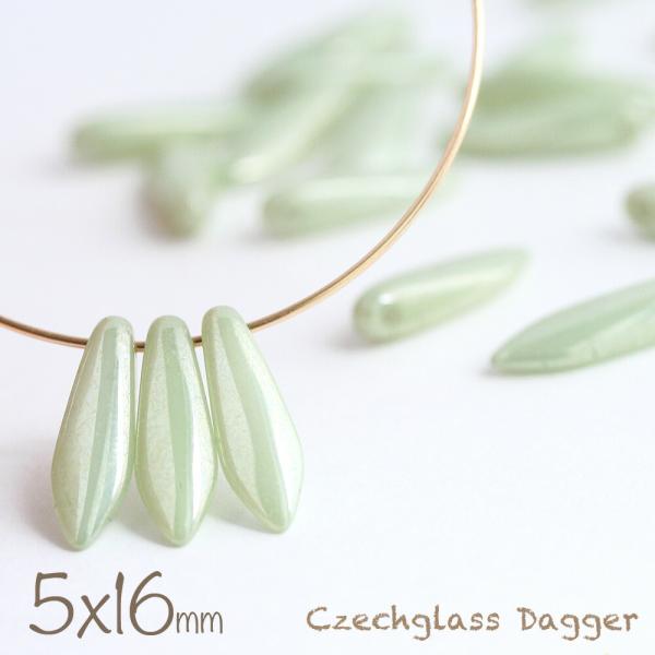 短剣のような形のチェコビーズです。ピアスやネックレス等アクセサリーや小物作りにおすすめです。サイズ：約5x16mm販売単位：約20個 ※不良品を考慮し少し多めにお入れしています。生産国：チェコ共和国ご返品について：不良品以外のご返品・ご交換...
