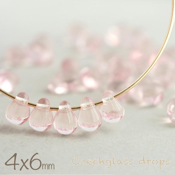 ぽってりとしたフォルムが可愛いドロップ型のチェコガラスビーズです。ピアスやネックレス等アクセサリーや小物作りにおすすめです。サイズ：約4×6mm販売単位：約30個生産国：チェコ共和国ご返品について：不良品以外のご返品・ご交換は承っておりませ...