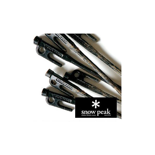 1995年に発売が開始されたソリッドステ−クは今やキャンピングギアとして欠かせない必須アイテムのほとつになっています.素材にスチール鋼材を使用しています.「鍛造」とは高熱処理をして柔らかくなった鋼を打って叩いて成形していく製造方法です.ペグ...