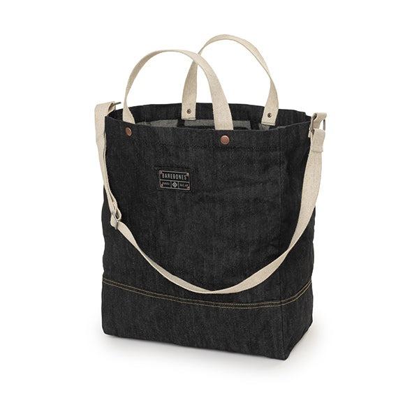 上質なレザーと同様、ワックス加工されたキャンバスは使えば使うほど風合いが増し、美しい艶が生まれます。また、ワックス加工されたキャンバスは非常に丈夫で、汚れを簡単に拭き取ることができ、動物に安全なレザーの代替品として使用しています。●特徴・食...