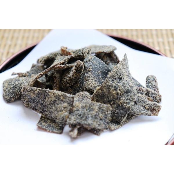 商品名 昆布茶の端っこ  原材料名 昆布（北海道産）、醤油、食塩、ソルビット、調味料（アミノ酸等）、甘味料（甘草）、酸味料（原材料の一部に小麦、大豆を含む）　  内容量 ２００ｇ  賞味期限 10ヵ月  製造者 山本食品有限会社広島県尾道市...