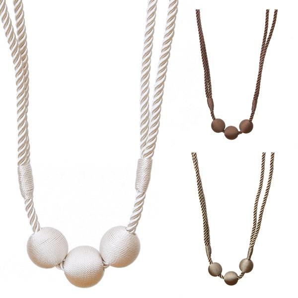 シンプルなスタイルに3つのボールをあしらったタッセルです。カラーは3色、カーテンやお部屋にあわせてお選び下さい。1本入り、全長：70cm。※返品、交換不可