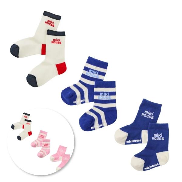 「毎日着たい！ミキハウスのアイテムをもっと身近に」をコンセプトに、大人気のロゴアイテムが、デイリーなプライスで登場！ウエアとお揃いでコーディネートができるカラフルなソックス。大人気の３足ソックスパックです。単品ソックスのクオリティはそのまま...