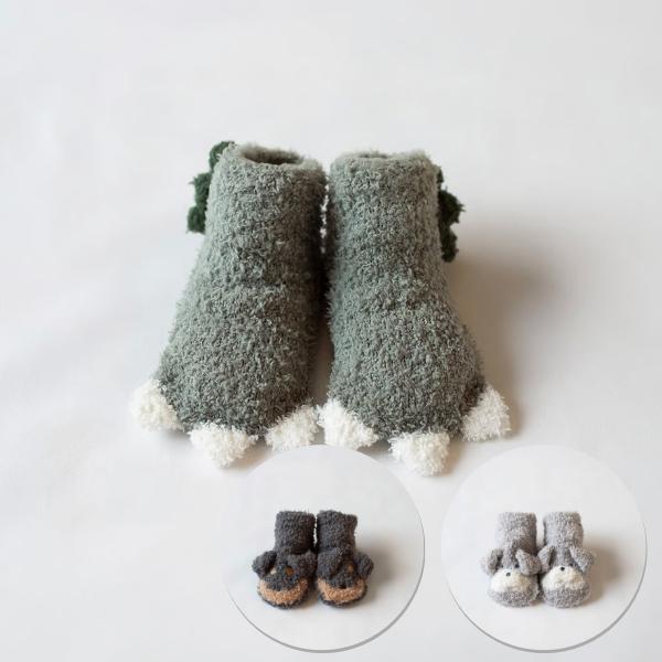 「ふわふわでよ〜く伸びる編み立てニットのソックス」マシュマロのようなふんわり優しい肌触りのソックスです。 ぐ〜んと伸びてすぽっと簡単に着脱できます。 ベビーカーなどの移動の時、さっと履かせて足元の防寒におすすめです。 立体感のあるアニマルデ...