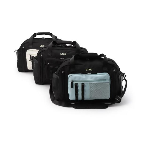 撥水加工をほどこしたナイロン素材のボストンバッグです。手持ち・肩掛け・リュックの3WAY仕様で、スタイルやシーンに合わせて使えます。 両サイドのファスナーを開けると幅が広がり、容量がアップするのも魅力。 裏地には明るいカラーを使用し、中身が...