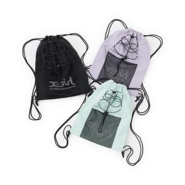 ナイロンのシャカシャカ素材を使用した軽いナップサックです。編み上げとメッシュポケットが大人っぽいポイントになっています。 容量約12Lで荷物をしっかりと収納できるのも魅力◎。 肩紐は調節可能なので、ランドセルの上からも背負えます！■カラー：...