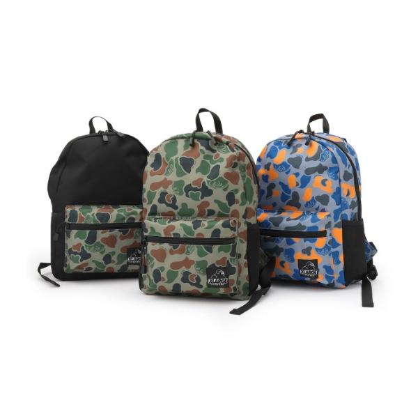 OGゴリラを忍び込ませたカモ柄のバックパックです。個性的なデザインでスタイリングのワンポイントとなります。 ポケットを豊富に備えているため、収納力が高いのもポイント。 ベルト部分にはリフレクタープリントがほどこされており、暗い時間の外出に役...