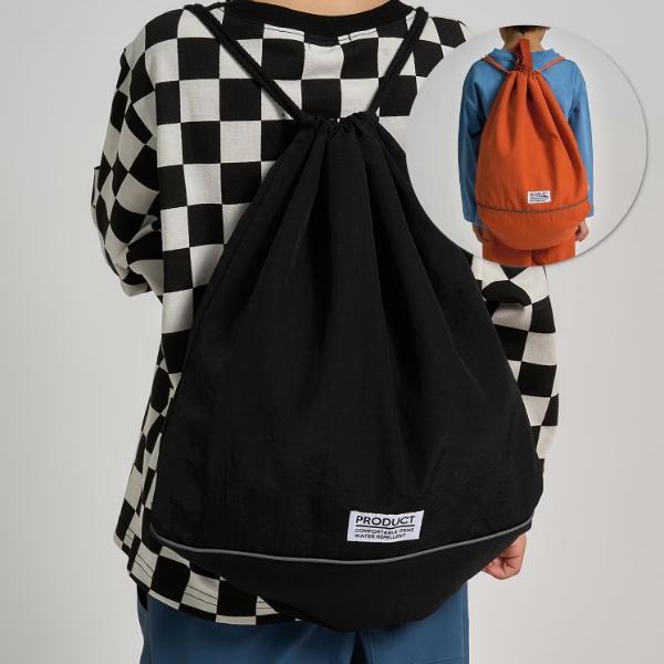 ランドセルの上から背負わず、持ち手に簡単装着できるらくらくナップが登場。ランドセルに付けたままナップの開閉ができるので出し入れ自在です。 織りネームとリフレクター素材のパイピングをあしらいました。 リフレクターが光を反射し暗い中でも安心です...