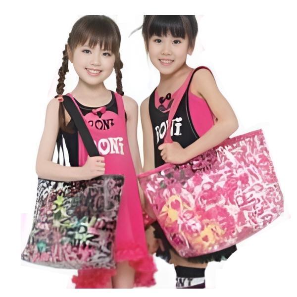 ＲＯＮＩオリジナルクリアバックピンクブラックサイズ約43×27×12.5cmお出かけにもプールデビューにもぴったりな大きさで肩ショルダーにも使えちゃうから便利で可愛いデザインのトートバックですこちらは《非売品》です。※こちらはヴィンテージ商...