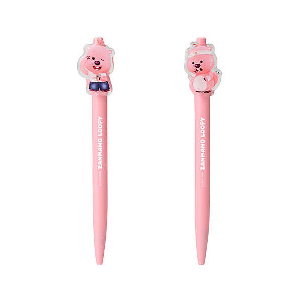 韓国の人気キャラクター「ジャンマンルピー」のボールペンです。ペン先に、アクリルの可愛いジャンマンルピーが、付いています！サイズ：　13.8cm　×　2.3cm　×　1cmペン先：　0.4mmインクの色：　黒材質：　アクリル、プラスチック製造...