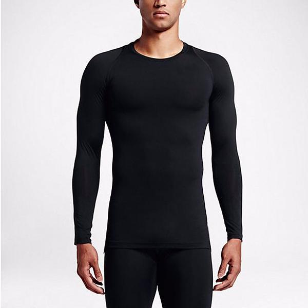 コンプレッションウェアの長袖シャツです背面にメッシュ地が採用され蒸れにくくなっています適度な着圧と吸湿速乾素材でスポーツをサポートします【サイズ】※参考身長体重S：身長165~170cm 体重55~65kgM：身長170~175cm 体重6...