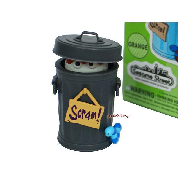 セサミストリート、オスカーのフィギュアです。以前に販売されていた希少品です。在庫限りで販売終了いたします。パーツの欠損・破損確認のため箱底部から開封検品しております。ご安心ください。サイズ(約)：高5.5cmｘ幅3cm／化粧箱10cmｘ5c...