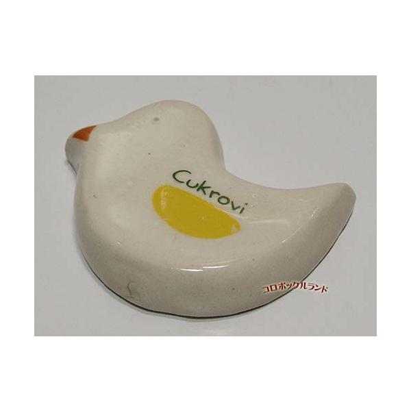 陶器製のハシ置きです。ハウスとバードの２種類販売しています。サイズ(約)：幅5.5cmほどです＊表面にはひび割れに見える貫入がはいっていますが安心してご利用頂けます。ご覧の環境で多少色が異なります。写真のＭサイズ玉子やコイン等は大きさ確認用...