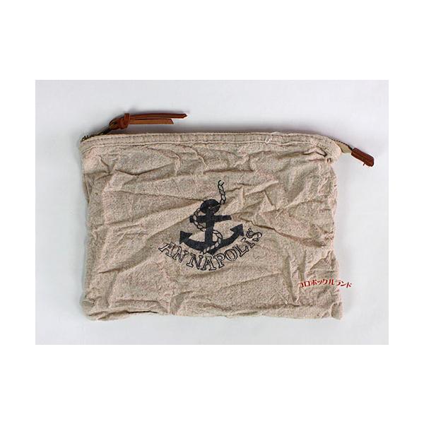 リネン製のナチュラルポーチです。コスメポーチなどのバッグインバッグにおすすめです。薄手でかさばりません。かなりシワがありますので必要に応じて選択＆アイロンしてください。写真撮影時は厚紙台紙を入れて撮影しています。サイズ（約）：幅21cmｘ縦...