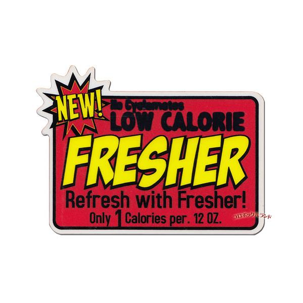 企業広告モチーフのアドバタイジングステッカーです。耐水性のあるビニールステッカーで屋外使用できます。全79種類を販売しています。サイズ（約）：幅7.3cmｘ縦5.5cm／日本製デザイン：Ｌサイズ・白色のビニール素材にプリントされています。写...