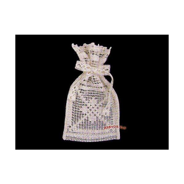 タスカニーレース製のかわいいレースポーチです。サシェなどの小物入れやプレゼントラッピング用にもどうぞ♪在庫限りです。サイズ（約）：27cmｘ15cm（持ち手含まない）／綿100%手編みのため商品毎に多少サイズ異なります。拡大写真は中に紙を入...