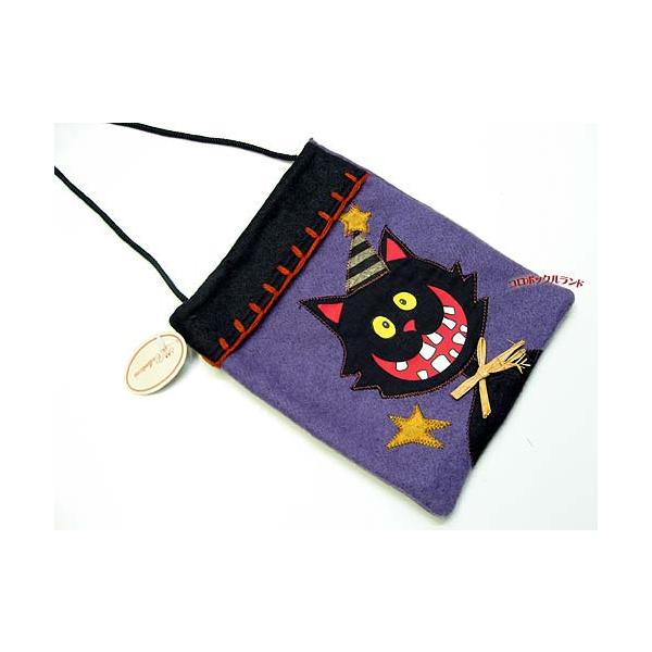 フェルト製のミニハロウィンバッグです。キャンディやお菓子入れにどうぞ♪３柄販売しています。サイズ(約)：20.5cmｘ16.5cm（マチなし・ヒモ含まないサイズ）ＵＳＡメーカー商品毎に多少サイズが異なります。ご覧の環境で多少色が異なります。...