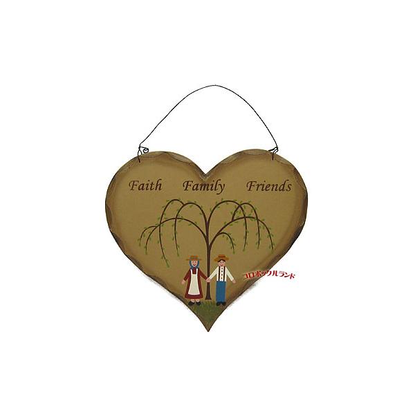 ハートの形の壁掛プラキューです。デザインの異なる８種類を販売しています。サイズ：幅19.5cmｘ高18ｃｍ（ワイヤ含まない）／USA輸入品木・鉄ワイヤ／中国製ペイントムラや擦れなどのあるカントリー雑貨です。ご覧の環境で多少色が異なります。写...
