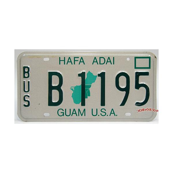 アメリカで使用されていたナンバープレートです。（中古品）ガレージやお部屋の壁掛インテリアにどうぞ♪Ｆ−２８とＦ−２９は同じ柄です写真の現品になりますので、お気に入りのデザインはお早めにどうぞ！サイズ(約)：30.5cmｘ15.5cm（多少異...