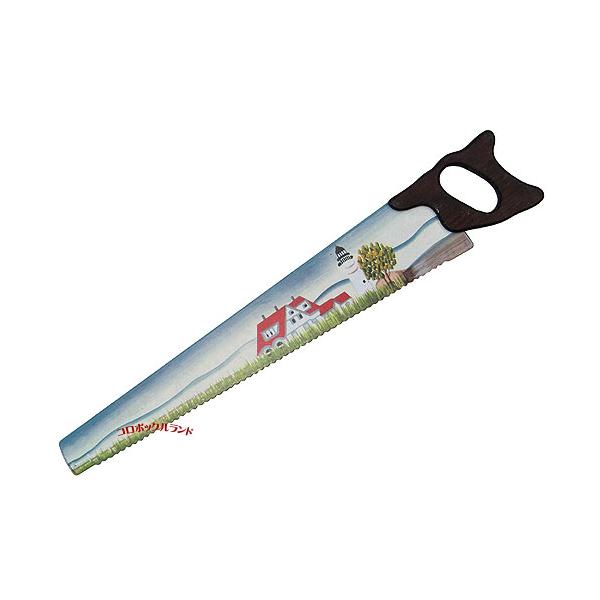 ノコギリをモチーフにしたブリキ製の壁掛です。背面にマグネットが付いてます。サイズ（約）：幅31.5cm／USA輸入品ブリキ・木／中国製ペイントムラや擦れ、色トビなどのあるアメリカンカントリー雑貨です。ご覧の環境で多少色が異なります。写真のＭ...