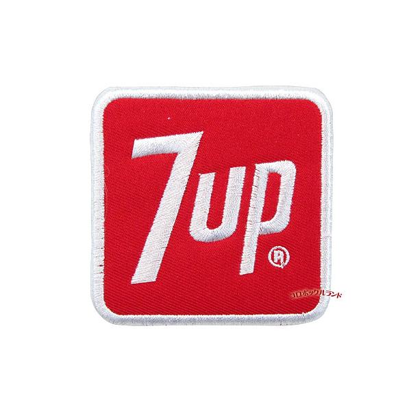セブンアップのクラシックデザインの刺繍ワッペンです。バッグやポーチ、キャップのデコレーション、リメイクにどうぞ♪サイズ（約）：幅7cmｘ7.7cm／デザインC／透明袋入り／ポリエステル裏面ノリ付きで簡単にアイロン接着できますが表面の凹凸の激...