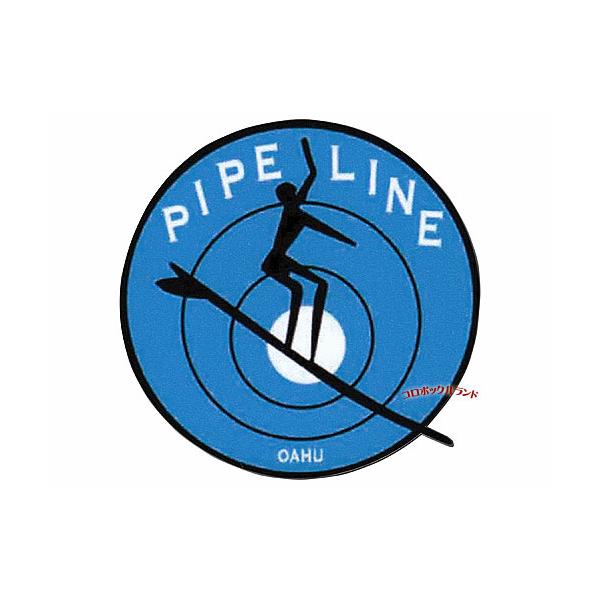 ハワイアンデザインの塩ビ製ステッカーです。（新品）トランクなどのキャリーケースや家具、家電などのワンポイントにどうぞ♪絵柄はかすれたようなビンテージデザインです。サイズ（約）：直径6.9cm／PVC製紙ではなく防水タイプのビニールステッカー...