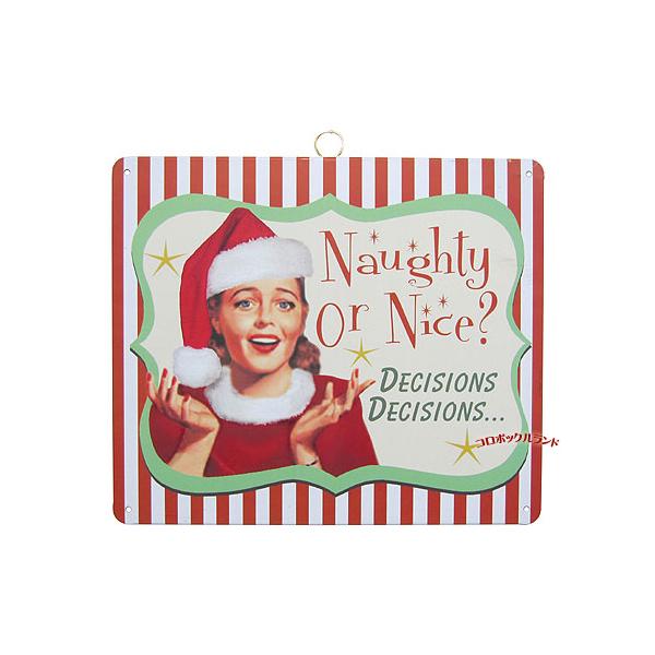 縦ストライプキャンディカラーのクリスマスサインです。（新品）レトロデザインで６柄を販売しています。サイズ（約）：幅21cmｘ高18cm（リング含まない）／USA輸入品ペイントムラや擦れなどのあるUSAカントリー雑貨です。商品毎に多少サイズや...