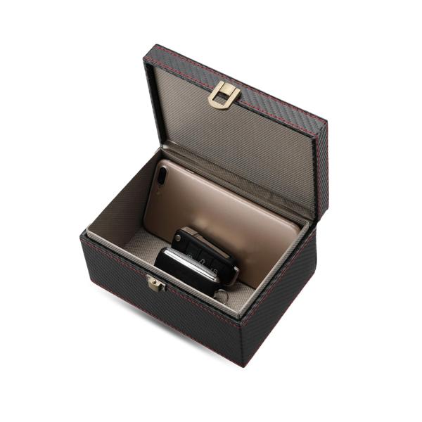 商品名: fasebeek 車用信号シールドボックス 1個 6.75インチ x 4.85インチ x 3.75インチ カーボンファイバーパターン RFID防止 情報スキャン GPS測位ボックス 安全な収納アクセサリー ほとんどの車種に対応 (...