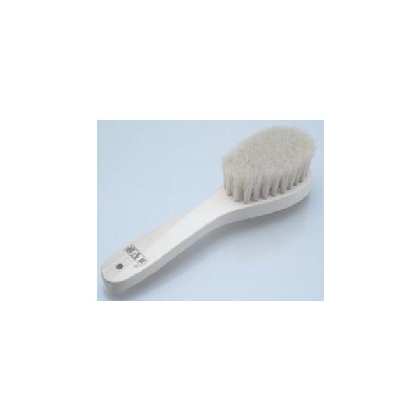 洋服のお手入れは馬毛のブラシでブラシッング！「浅草・アートブラシの洋服ブラシ」 のご紹介です。 浅草・アートブラシのベーシックな洋服ブラシ、毎日洗えない洋服のお手入れはブラッシングが大切。 従来の洋服ブラシと違い毛先が密集するように植毛して...