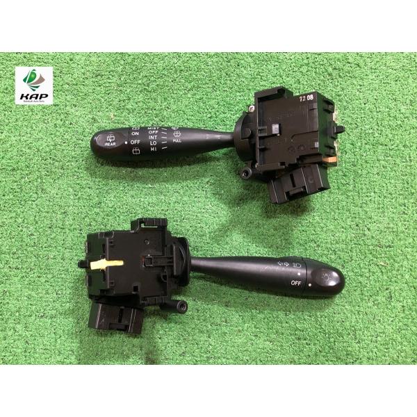 --- 商品詳細 ---　22E1702スバル　ステラ　RN1　ヘッドライト・ワイパースイッチ　レバースイッチ　セット** 状態 **中古品ですので、使用感あります。小傷・スレ・汚れあります。見落とし、記載漏れあるかもしれません。写真で判断...