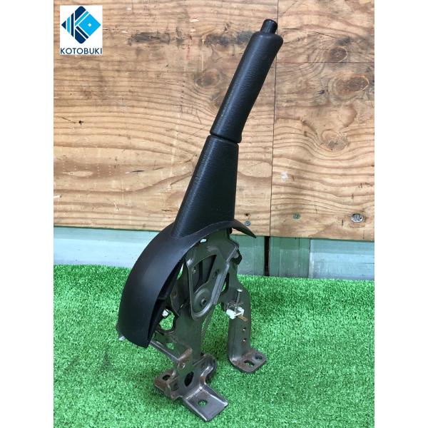 --- 商品詳細 ---　26B2009スズキ　Kei／ケイ　HN22S　サイドブレーキレバー** 状態 **中古品ですので、使用感あります。小傷・傷・スレ・汚れあります。見落とし、記載漏れあるかもしれません。写真で判断してください。