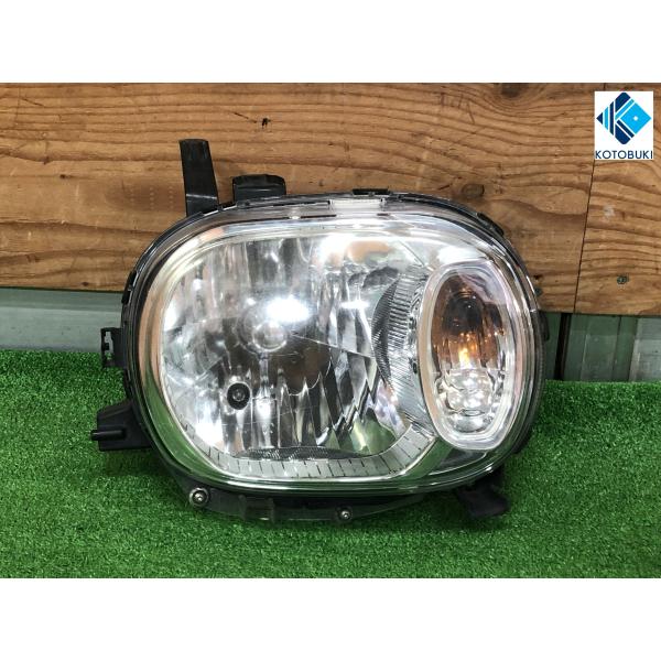 --- 商品詳細 ---　26E1802スズキ　ラパン　HE22S　純正　右ヘッドライト　品番：35100-85K0** 状態 **中古品ですので、使用感あります。小傷・傷・洗車傷・くもり・くすみ・黄ばみ・汚れあります。点灯確認済。見落とし...